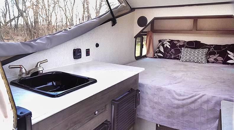 Tiny Trailer: Coachmen Clipper Express 9.0TD