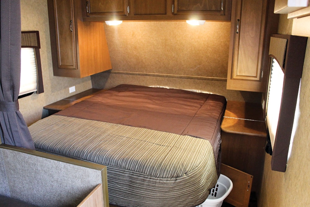 Starcraft Autumn Ridge 245DS