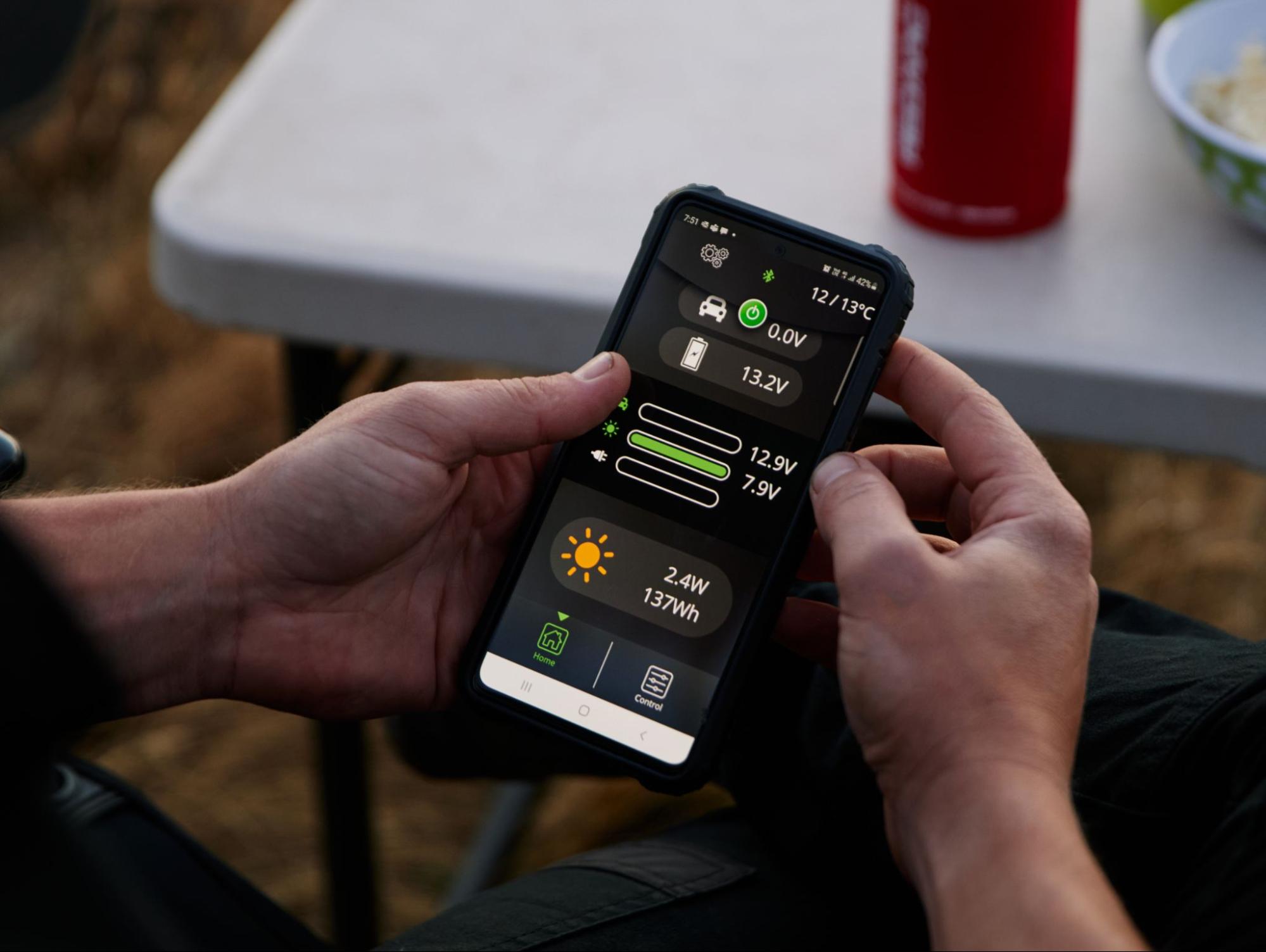 REDARC Manager30 With RedVision Display - RV.com