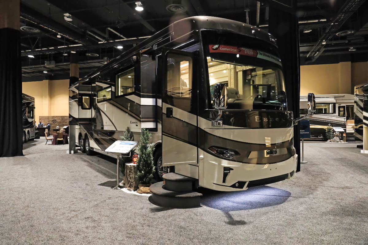 Newmar Unveils Updated Dutch Star, Bay Star, and Essex RVs - RV.com