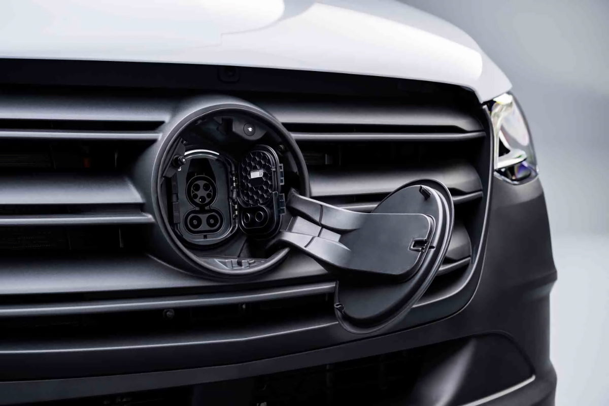 Mercedes Officially Announces New Electric Sprinter Van with 300-Mile ...