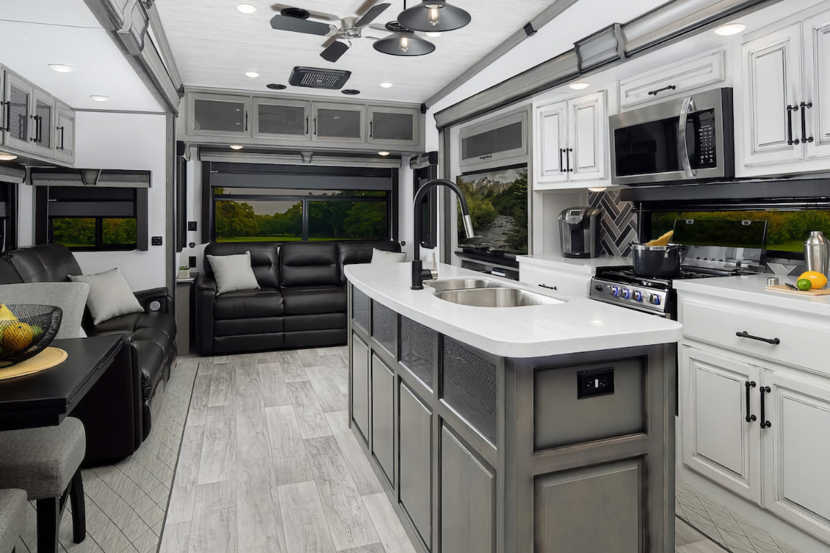 The Best Fifth-Wheel RVs of 2023 - RV.com