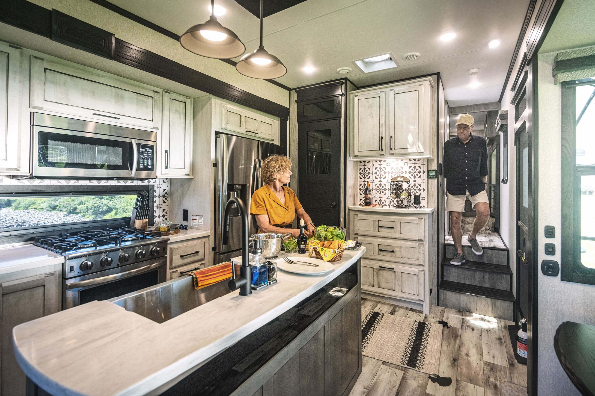 The Best Fifth-Wheel RVs of 2023 - RV.com