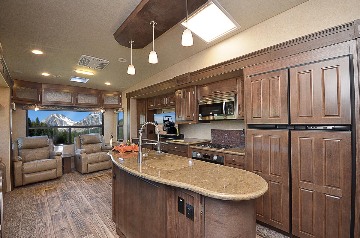 The Best Fifth-Wheel RVs of 2023 - RV.com