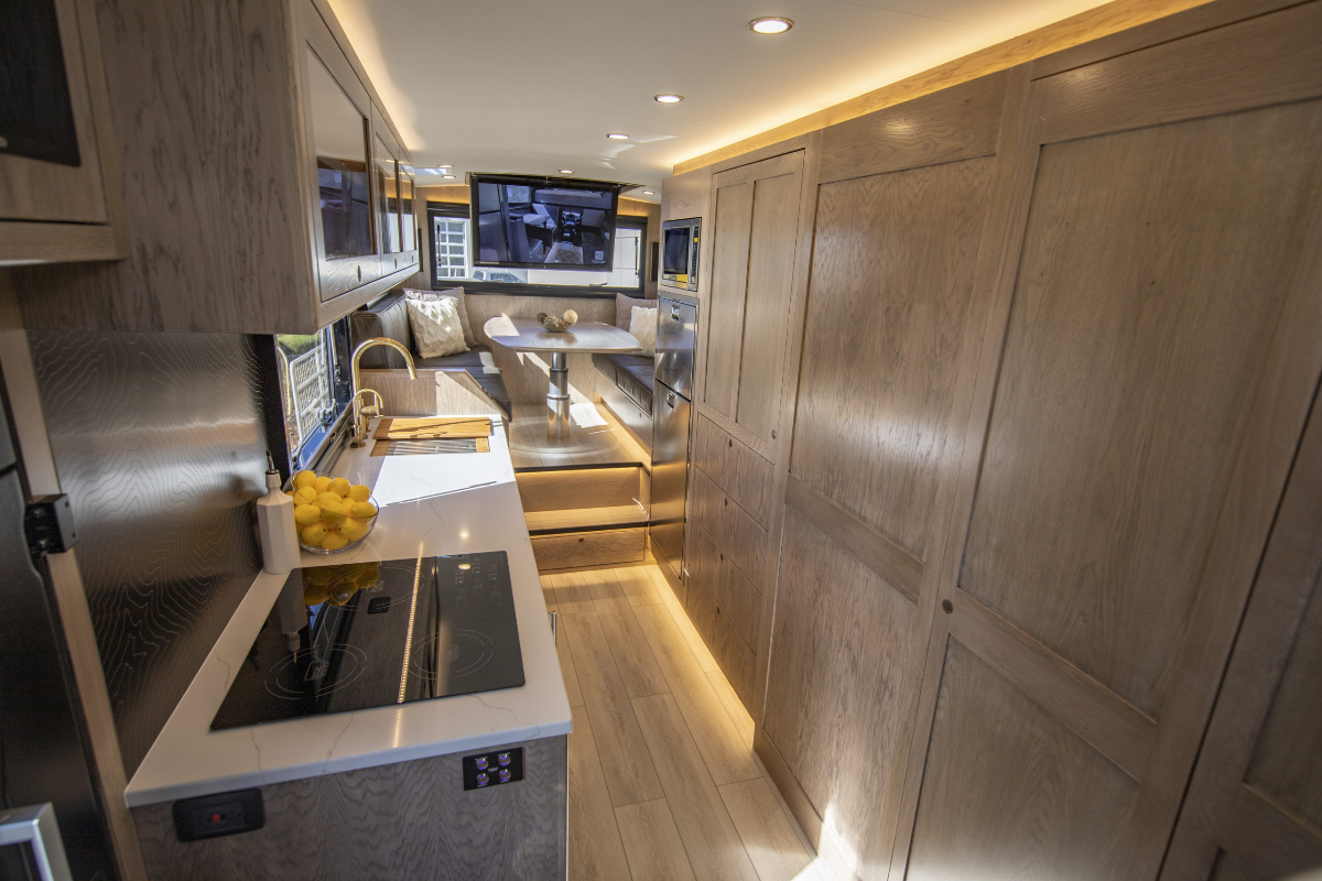 Video: A Look Inside an EarthRoamer SX Luxury Expedition Vehicle - RV.com