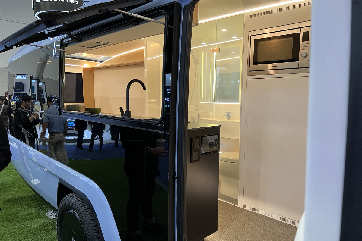 We Went Inside the All-Electric Pebble Flow at CES - RV.com