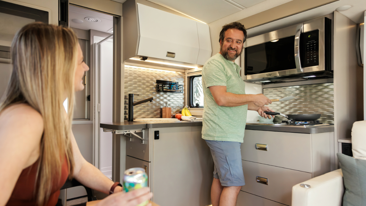Meet the Sophisticated and Smart Winnebago View and Navion 24T - RV.com