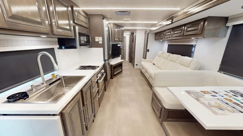 Video: The 2025 Forest River Georgetown 7 Series is One Beautiful ...