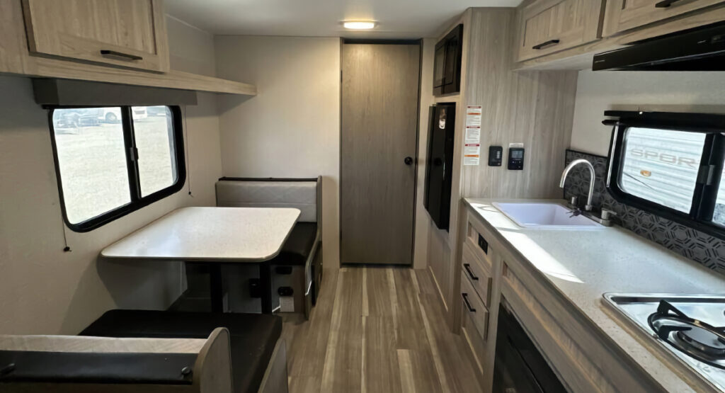 Video: The Heartland Pioneer 17RB is a Great RV for First-Time Buyers ...