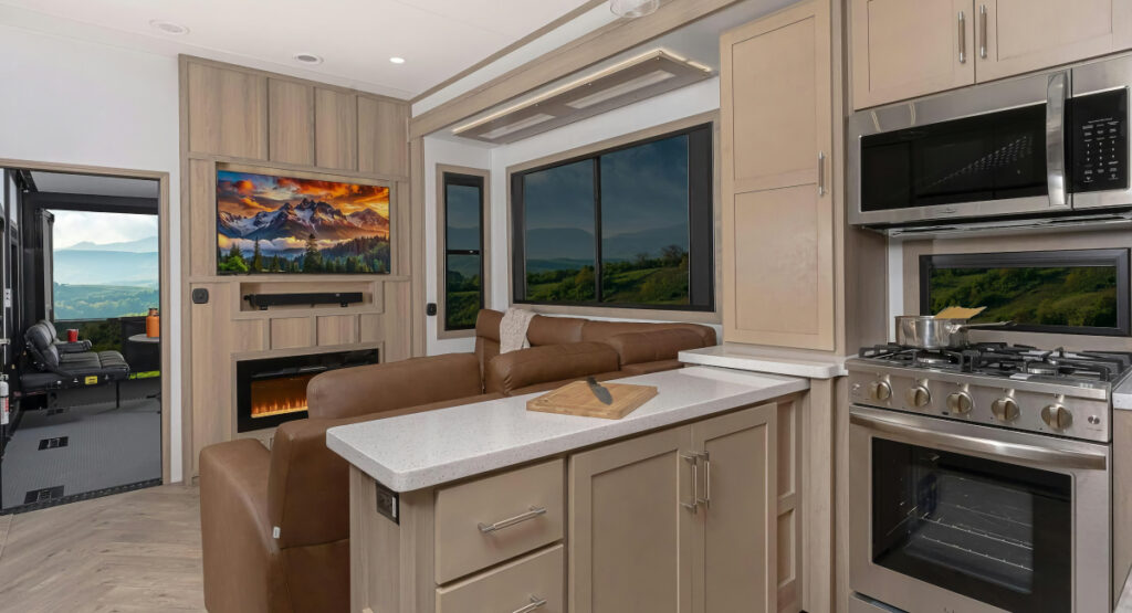 Take a Video Tour of the Keystone Raptor 441 Toy Hauler
